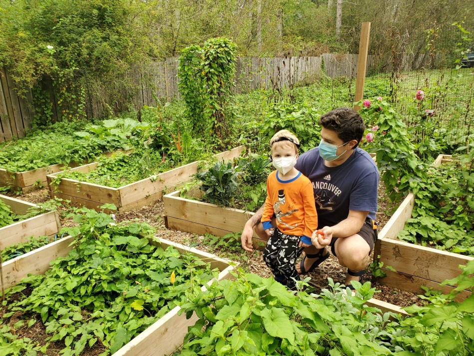 Robyn & Dov: Nomads Have Found A Home – Bitchin' Chickens