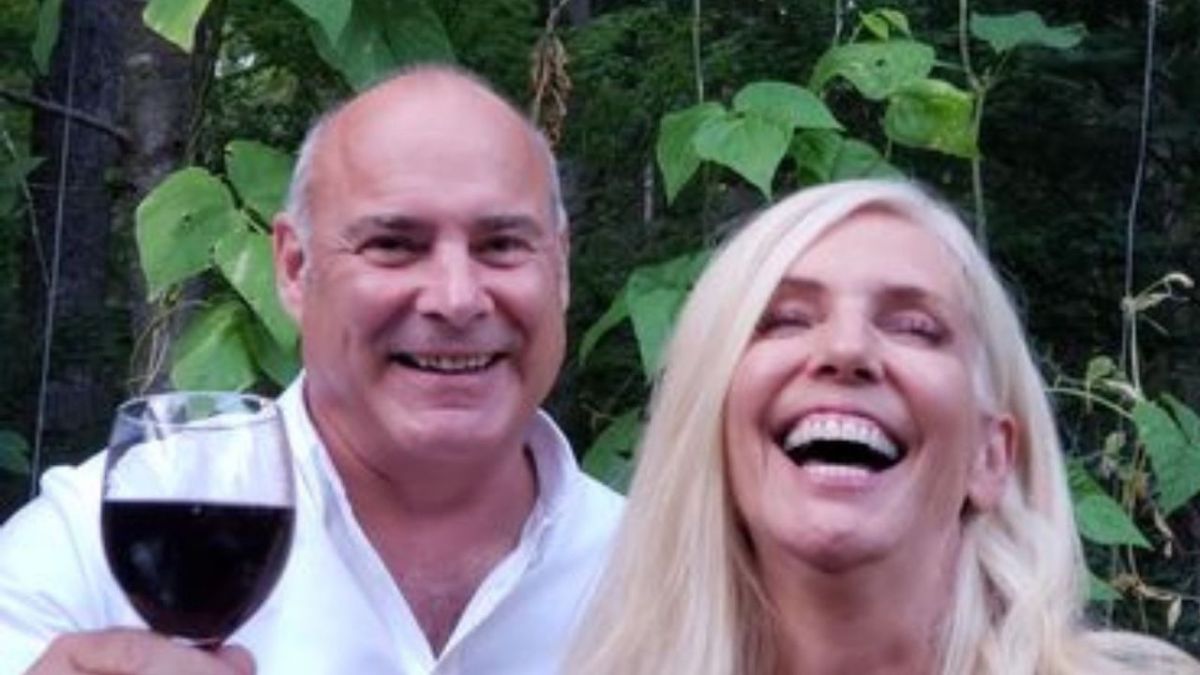 Megan & David: Magic For All – Bitchin' Chickens