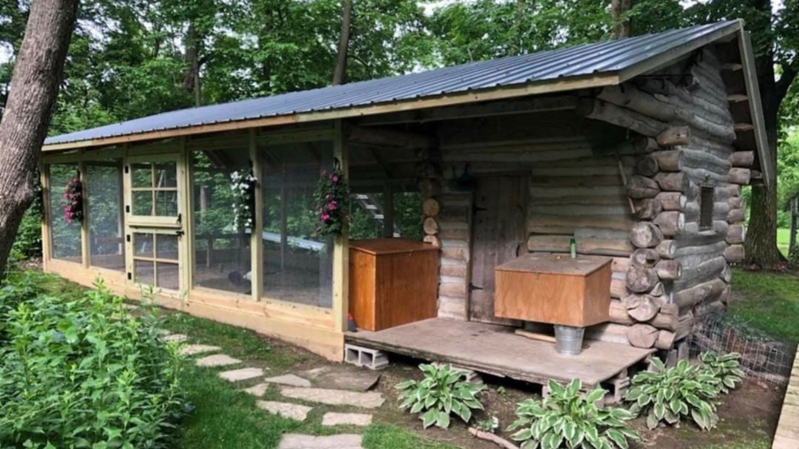 Log Cabin Chicken Coop – Bitchin' Chickens