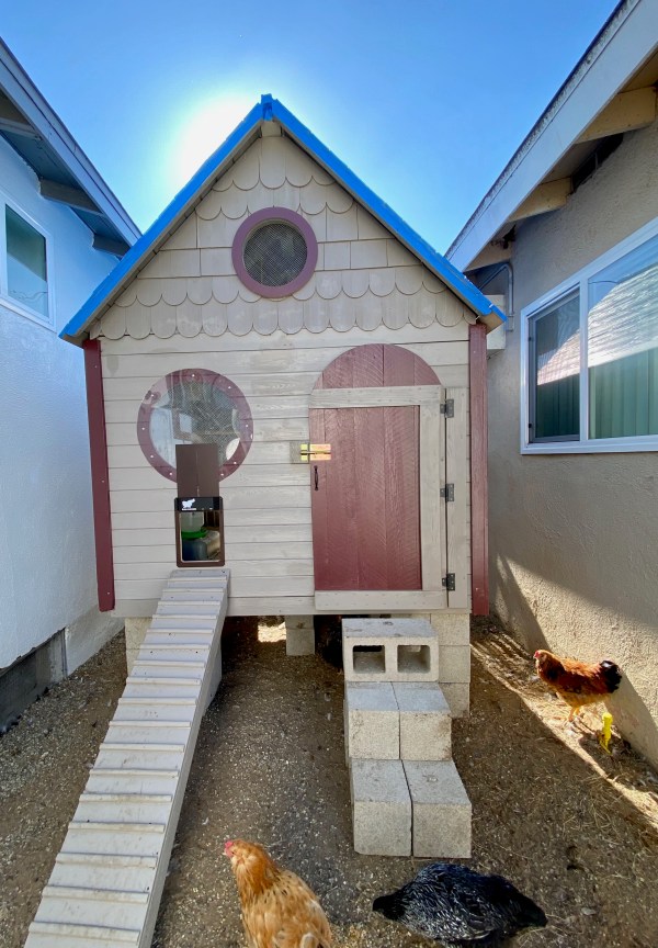 Playhouse Fortress Chicken Coop Conversion – Bitchin' Chickens